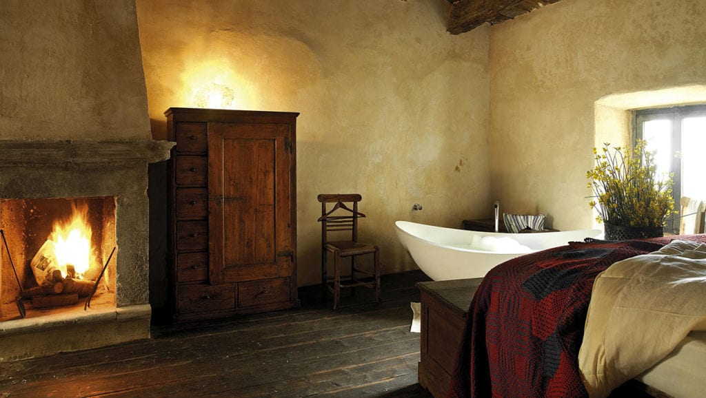 Camera stile rustico in Abruzzo | Albergo Diffuso Sextantio